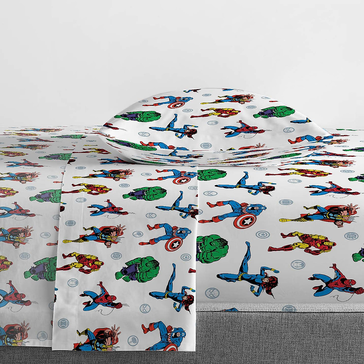 Jay Franco Marvel Avengers Fighting Team Full Sheet Set - 4 Piece Set Super Soft and Cozy Kid's Bedding - Fade Resistant Microfiber Sheets (Official Marvel Product)