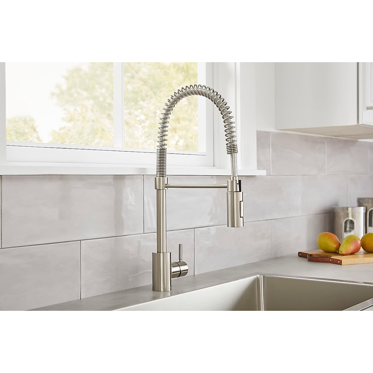 The Foodie 1H Pre-Rinse Kitchen Faucet 1.75gpm