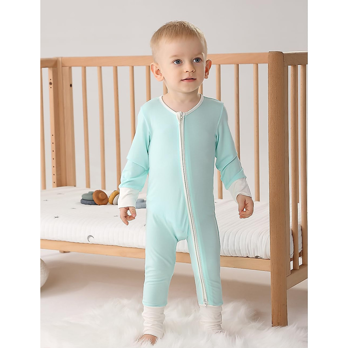 JunNeng Rayon from Bamboo Baby Romper Sleeper with Mitten Cuffs Feet,Newborn Boy Girl Zipper Snug Fit Sleep 'N Play (Green+Blue, 6-12 Months)