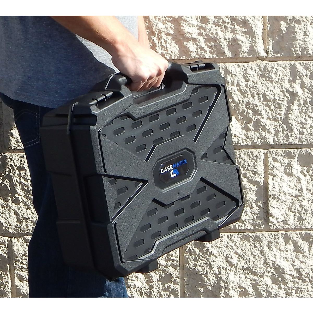 CASEMATIX Projector Travel Case Compatible with ViewSonic PA503S, PA503W, PA503X, PG703W, PG703 Projectors, HDMI Cable and Remote, Case Only