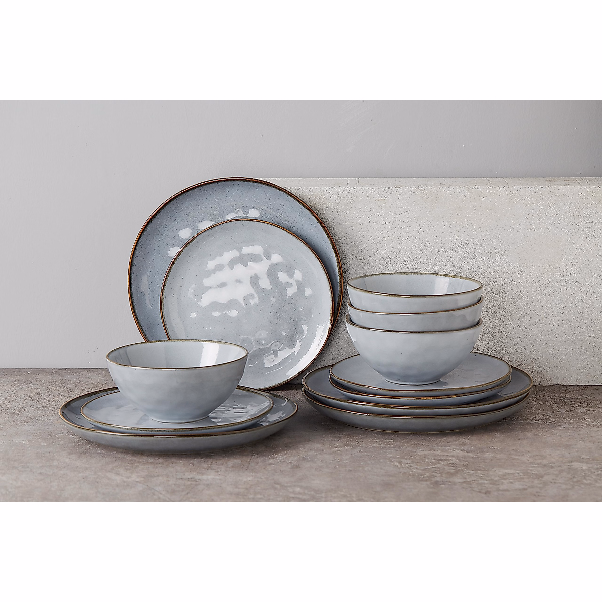 Famiware Dinnerware Sets for 4, Ocean Round 12-Piece Kitchen Plates and Bowls Sets, Reactive Glaze, Microwave and Dishwasher Safe, Scratch Resistant, Blue