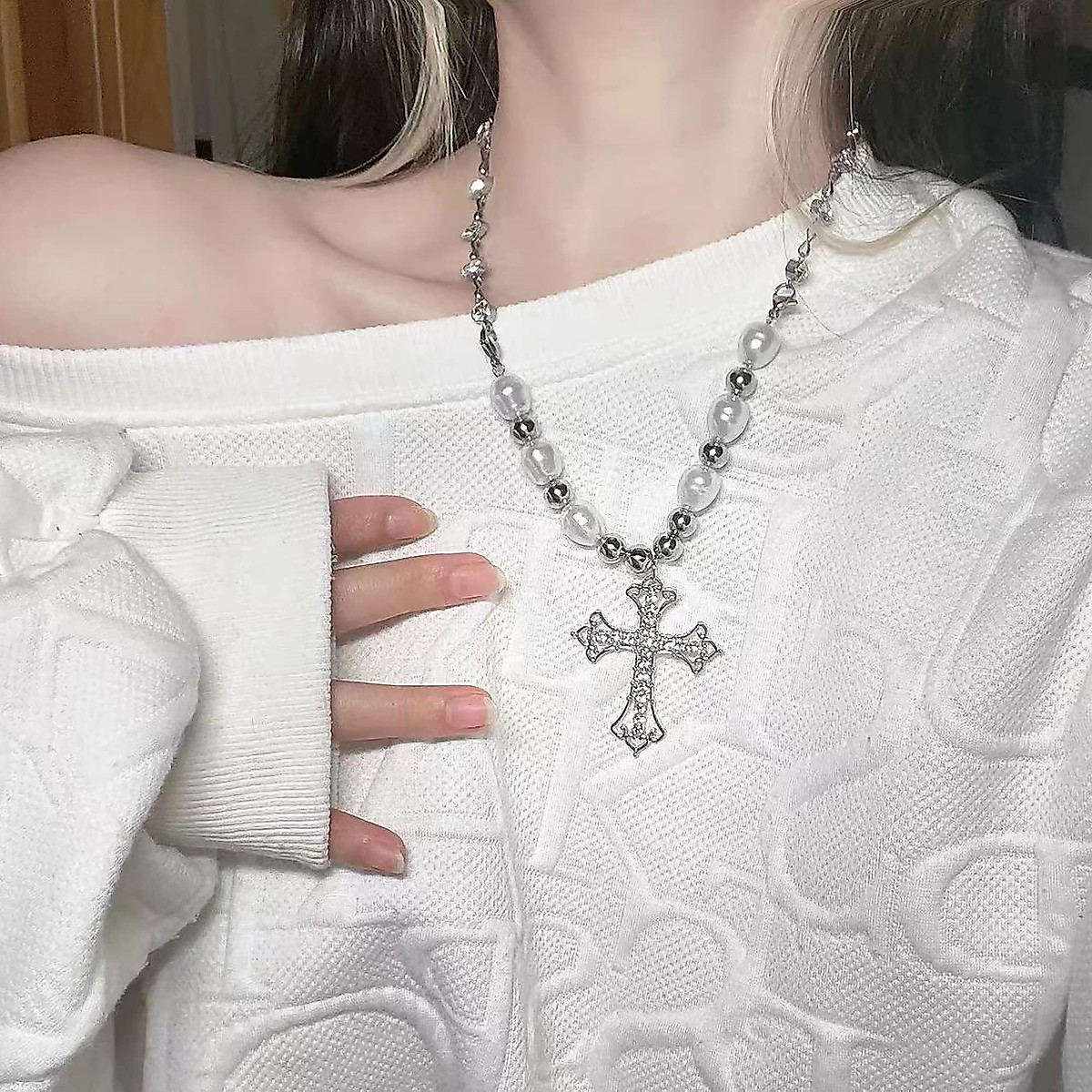 Y2k Necklace Gyaru Goth Necklaces Fairy Grunge Jewelry Pearl Necklace with Cross for Women Coquette Aesthetic Cyber Emo Alt Necklaces for Women
