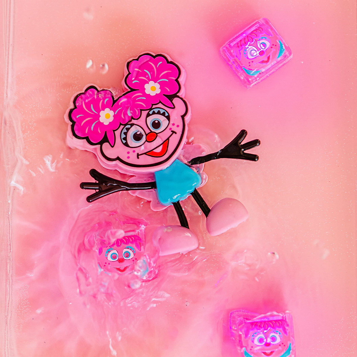 Glo Pals x Sesame Street Abby Cadabby Water-Activated Bath Toy with 6 Reusable Light-Up Cubes for Sensory Play