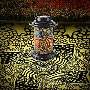 Hanging Solar Lantern, American Flag Lantern, Solar Lanterns Outdoor Waterproof, Black Metal LED Lamp for Outdoor Garden Patio Lawn Decor