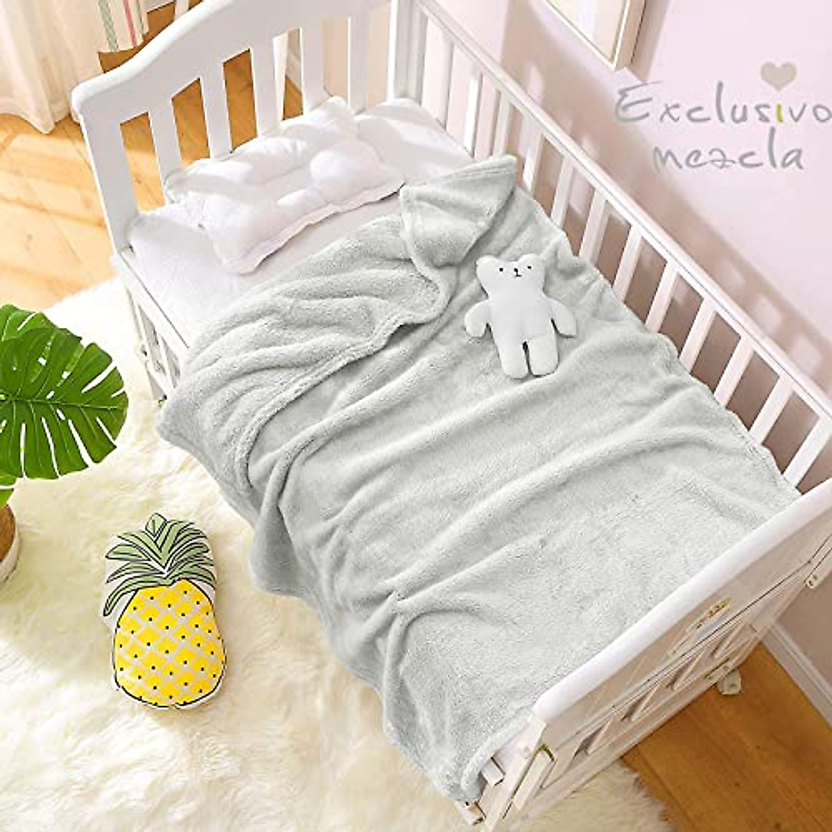 Exclusivo Mezcla Plush Baby Blanket, Soft and Warm Swaddle Throw Blanket, Infant, Newborn, Toddler and Kids Receiving Fleece Blankets for Crib Stroller (40x50 inches, Light Grey)