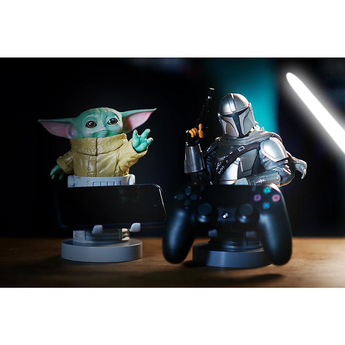 Cable Guys - Star Wars The Mandalorian - The Child Controller and Phone Holder (PS4////)