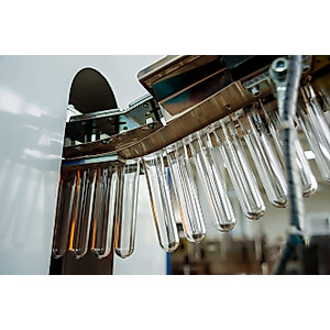 Smart Solutions Salon Grade Empty Pump Bottle (32oz, 4 Pack) with Lockdown Leak Proof Pump | BPA Free | Refillable Perfect for Lotion, Shampoo, Conditioner, Liquid Soap, Gel Sanitizers & Facial Cream