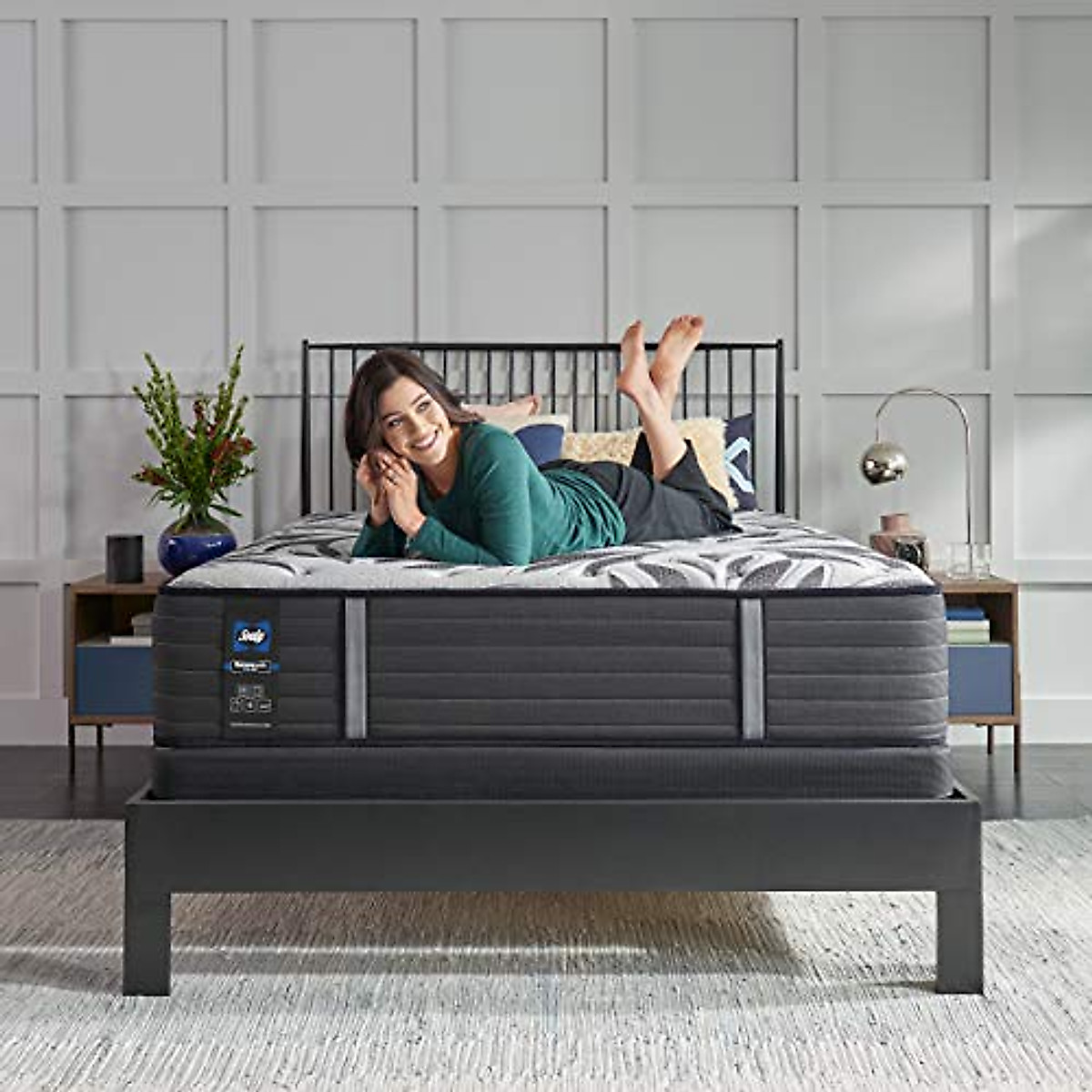 Sealy Posturepedic Plus, Tight Top 15-Inch Plush Ultra Soft Mattress with Surface-Guard, Queen, White