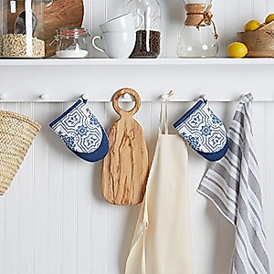 Martha Stewart Strie Medallion Mini Oven Mitt 2-Pack Set, Navy Blue, 5.5"X8"