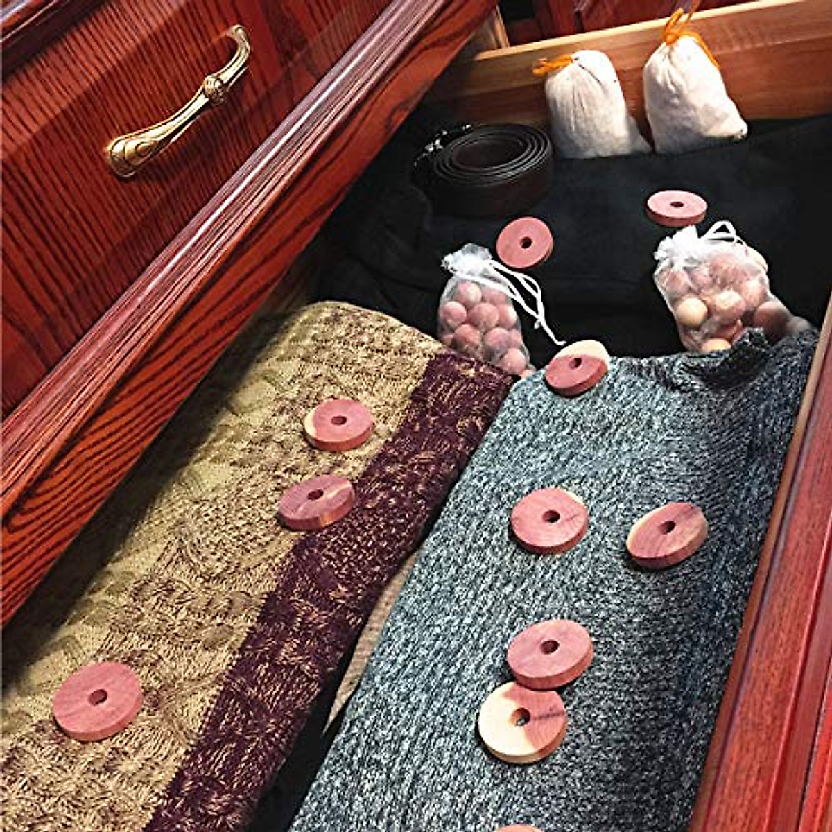 Cedar Space Cedar Blocks for Clothes Storage 100% Natural Aromatic Red Cedar Rings 72Pcs Protection for Wardrobes Closets and Drawers