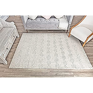 CosmoLiving by Cosmopolitan Chanai CN40A Sandstone Geometric Contemporary Area Rug, 6'0"x9'0"