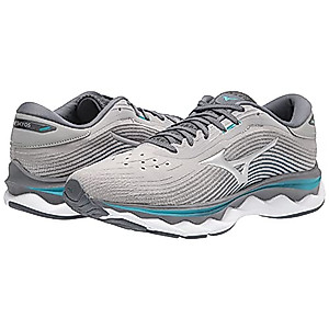 Mizuno Women's Wave Sky 5 Running Shoe, Griffin, 9