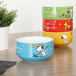 Peanuts Snoopy 4 Pack Stackable 5.5" Decorated Stoneware Bowl Set
