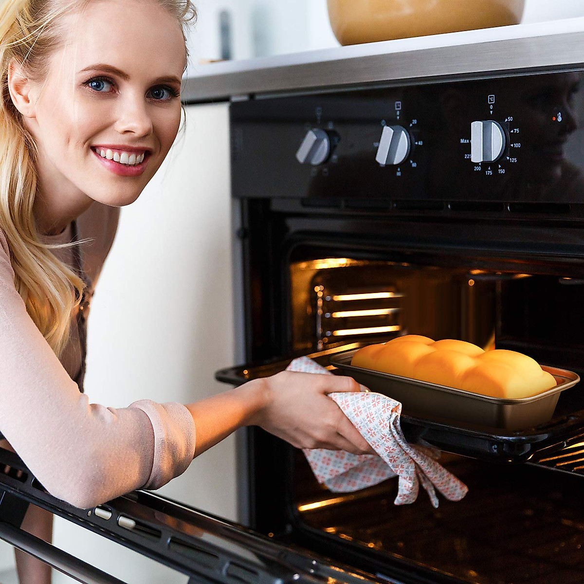 Patelai 4 Pieces Nonstick Bread Pan Loaf Pan 8.5 x 4.5 Inch Carbon Steel Kitchen Baking Tin Rectangle Bakeware for Home Baking Bread Cake or Pies