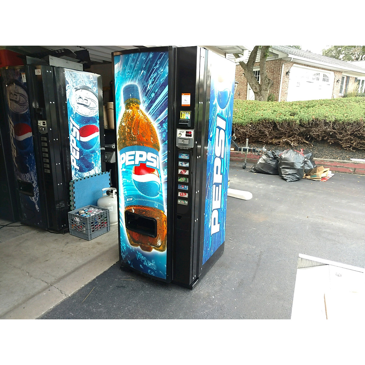 DIXIE NARCO 276E, 501E, 522E, 600E SODA VENDING MACHINE T-HANDLE ASSEMBLY