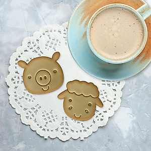 Moose Goods Farm Animal Cookie Cutters - Set of 10 Cookie Cutters for Kids Birthday Party or Themed Parties - Includes Chicken, Pig, Cow, Horse, Duck, Goat, Sheep, Bunny, Barn, & Tractor Cookie Cutter