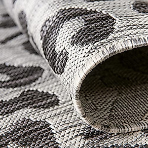 Unique Loom Outdoor Safari Collection Transitional Indoor & Outdoor Wildlife Inspired Animal Print with Leopard Design Area Rug, 4 x 6 ft, Black/Light Gray