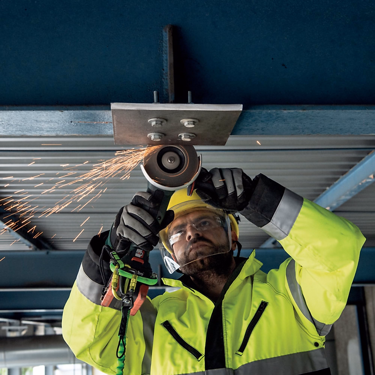 Metabo 18V Cordless 4-1/2-Inch / 5-Inch Angle Grinder Kit | (2) 18V 5.5 Ah Batteries | Brushless | Safety Features: Mechanical Safety Clutch, Brake, Paddle Switch | WPB 18 LT BL 11-125 Quick Kit