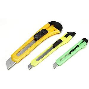 Darice Retractable Razor Knife Set, 3 Knives, Assorted Sizes and Colors - Craft Knife Set for Cutting Paper, Cardboard and Thin Sheets of Plastic, Includes Replacement Blades