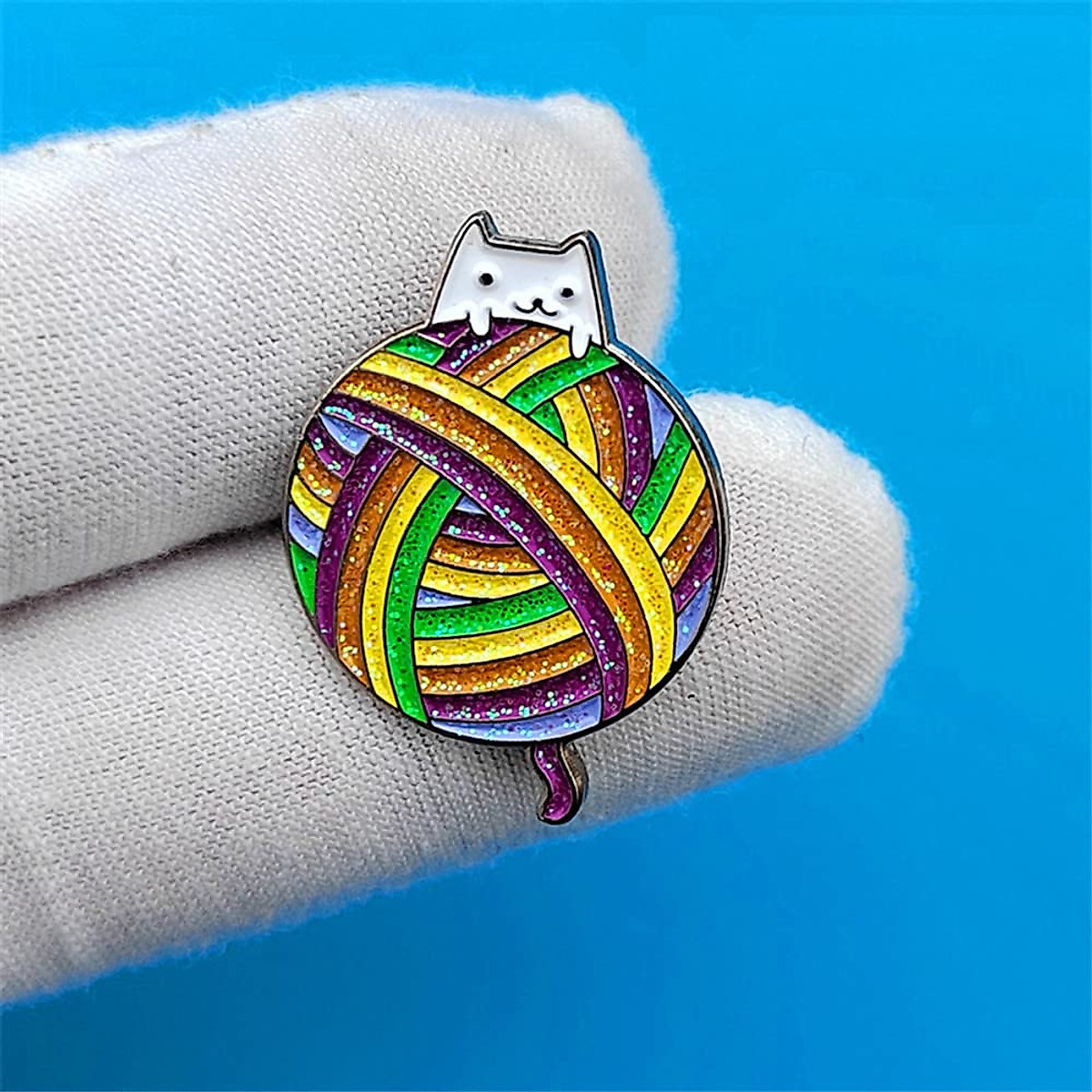 Cartoon Rainbow Wool Ball Cat Brooch LGBT Pride Flag Enamel Pin Gay Badge Hat Clothes Brooch Bag Lapel Pin Badge Jewelry Art Gift for Friends