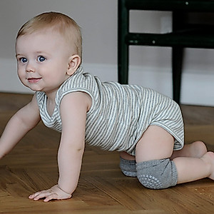 IULONEE Toddler Infant Helmet & Baby Knee Pads 3 Pairs, No Bump Safety Head Cushion Bumper Bonnet Adjustable Protective Cap Breathable Mesh Child Safety Hat for Running Walking Crawling (Grey Crown)