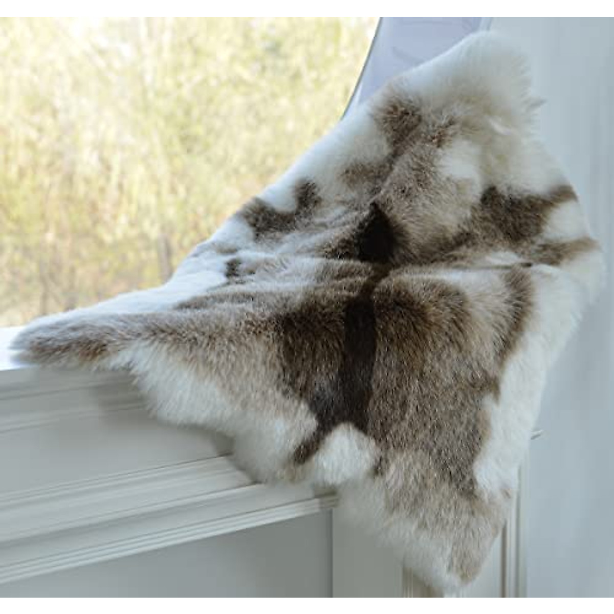 rugoo Reindeer Hide Rug 3.6 ft x 2.9 ft Faux Fur Rug Deer Rug Animal Skin Rugs Fluffy Pet Pad for Bedroom Living Room Nursery, White and Grey