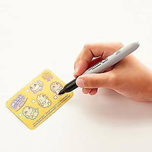 Little Live Pets - Mama Surprise Minis. Feed and Nurture a Lil' Bunny Inside Their Hutch so she can be a Mama. She has 2, 3, or 4 Babies with Surprise Accessories to Dress Up The Babies