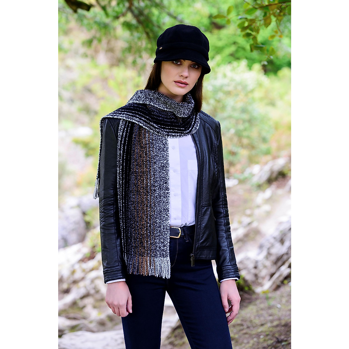 Mucros Weavers Ladies Flapper Hat Black Wool