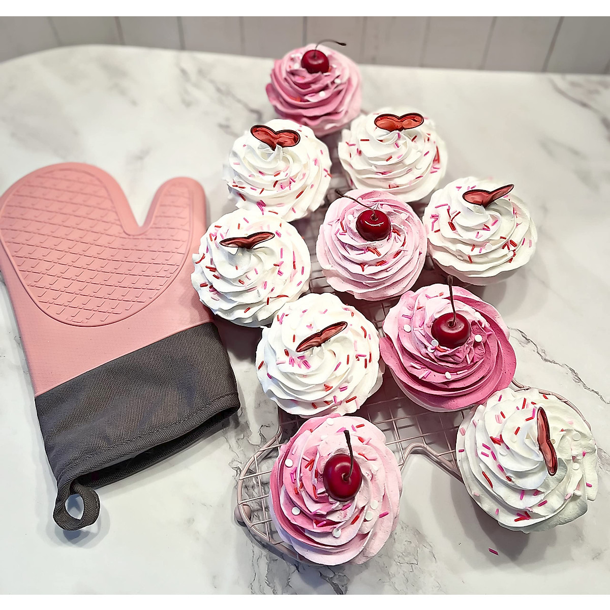 Dezicakes Cooling Rack for Baking Cookies Cupcakes Pink Gingerbread Unique Style Bakers Gift Idea Wire Rack Baking Oven Rack with Silicone Baking Mitt, Rust-Resistant, Cupcake Rack