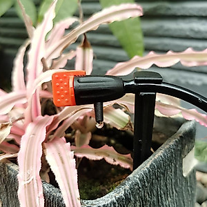 Yulaiyoen Garden Irrigation Dripper, 30 Pack Adjustable Drip Emitters Garden Succulent Watering Dripper Sprinkler for 4mm/7mm Hose for Home Succulents Plants Lawn Flower Irrigation System