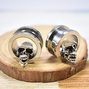 JIAPEIJIA 8-24mm 2Pcs 3D Skull Ear Tunnels and Plugs Ear Stretching Expander Piercing Ear Gauges Stud Earring (61/64''(24mm))