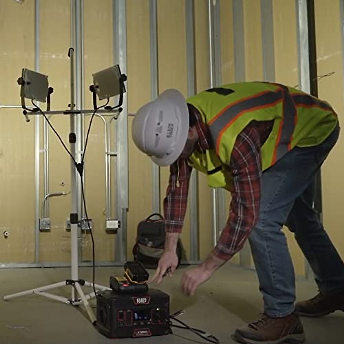 Klein Tools KTB500 Portable Power Station, 505Wh Lithium-Ion Power Station, 120V/500W Pure Sine Wave AC Power, Solar Panel Compatible