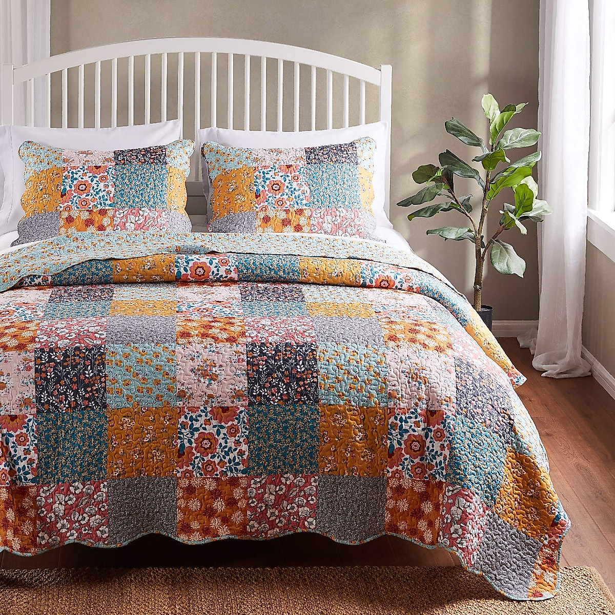 Greenland Home Carlie Modern Floral Reversible Quilt Set, 2-Piece Twin, Calico Patches