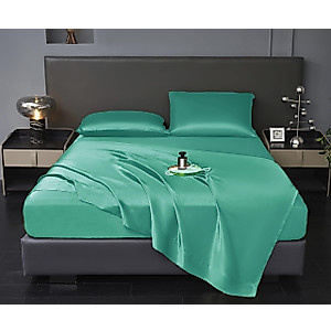 Revdomfly 4 Pcs Full Size Luxury Silky Soft Grass Green Satin Sheet Set,1 Premium Moisture Wicking Fitted Sheet Fits Up to 16 Inches Deep Pocket + 1 Flat Sheet + 2 Pillowcases（Grass Geen, Full）
