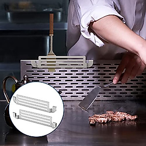 TOYMIS Spatula Holder for Blackstone Griddle, Stainless Steel Griddle Spatula Holder Clip Accessories Silver BBQ Spatula Rack Compatible with Camp Chef Royal Gourmet and Other Griddles(1 Piece)