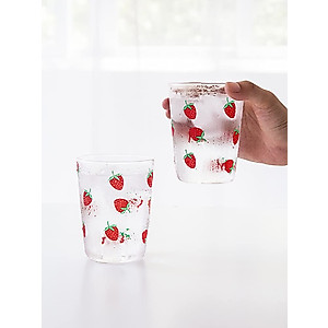 Sizikato Set of 2 Clear Glass Tumbler, 11 Oz Iced Tea Glass, Cute Strawberry Pattern