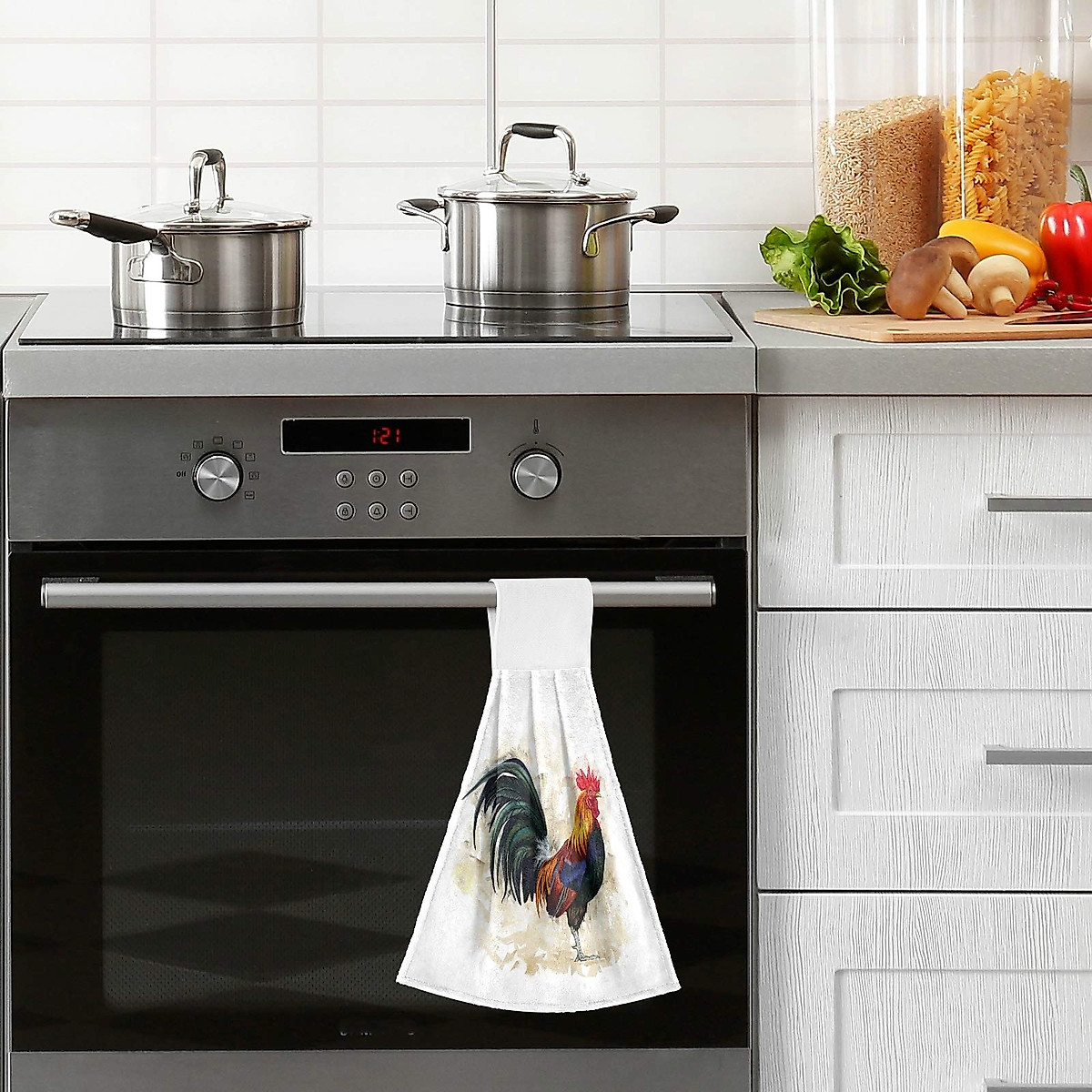 Boccsty Rooster Hanging Kitchen Towels 2 Pcs Farm Animals Chickens Hand Bath Towels Tie Towels Tea Bar Towels for Bathroom Farmhouse Tabletop Home Decor