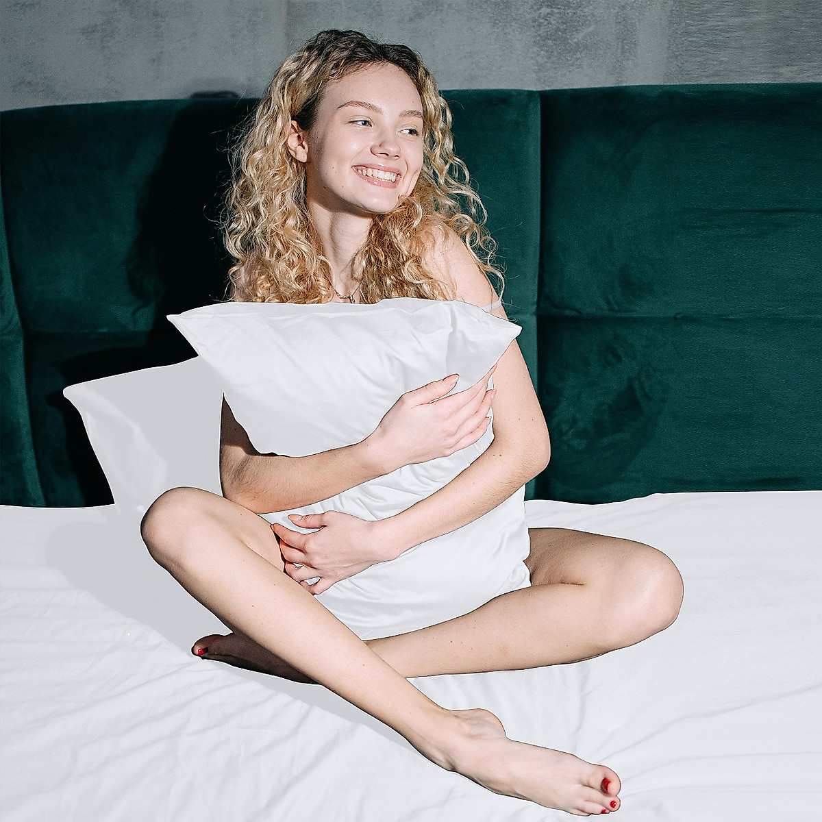 100% Egyptian Cotton Pillow Protectors Set of 2, 600 Thread Count King Size Bed Pillow Cases with Zipper, Sateen Weave Cooling Pillow Cases Quiet and Breathable Easy Care (2PCS, King, White)