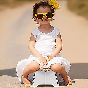 Toddler Portable Potty Training Seat for Kids Baby Foldable Toilet Child Travel Potty in Car Camping Potty Chair Seat for Indoor Outdoor, with 60 Disposable Bags