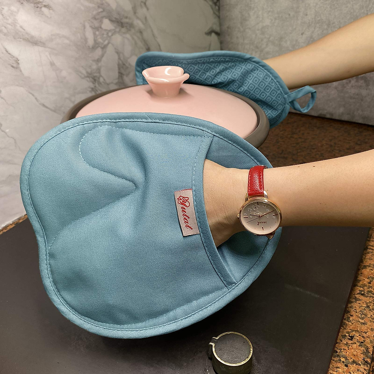 Pot Holders and Oven Mitts Sets 4Pcs, YUTAT High Heat Resistant Oven Gloves and Potholders, Non-Slip Grip Hot Pads with Food Grade Silicone Texture, Perfect for Kitchen Cooking Baking BBQ, Teal