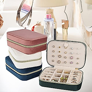 Dajasan Velvet Travel Jewelry Box, Mini Travel Jewelry Case, Small Portable Travel Jewelry Organizer for Women Girls (green)