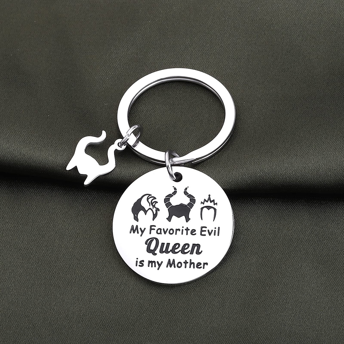 KUIYAI Villains Bad Witches Gift Evil Queen Gift Witch Women Gift Halloween Party Gift My Favorite Evil Queen Is My Mother Keychain (EVILQUEEN motherK)