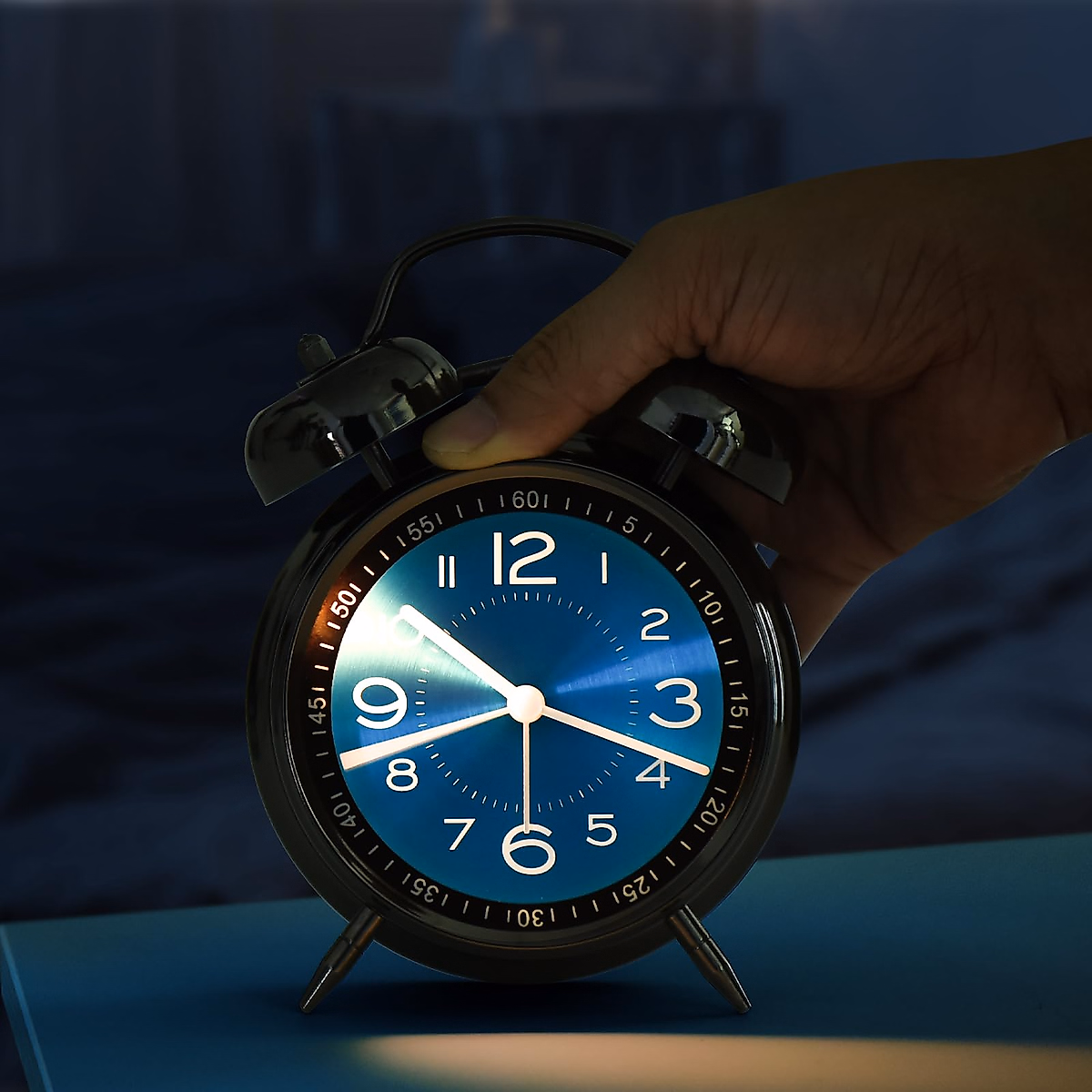 Luminous dial Twin Bell Super Loud Alarm Clock for Heavy Sleepers Adults, Backlight, Battery Operated Old Fashioned Metal 4 Inches Clock for Bedrooms (Luminous dial)