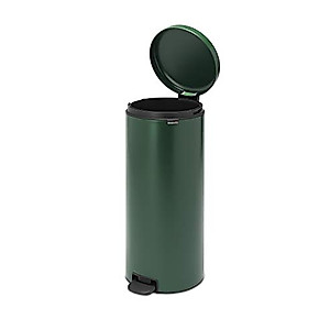 Brabantia New Icon Step Trash Can (8 Gal/Pine Green) Soft Closing Kitchen Garbage/Recycling Can with Removable Bucket