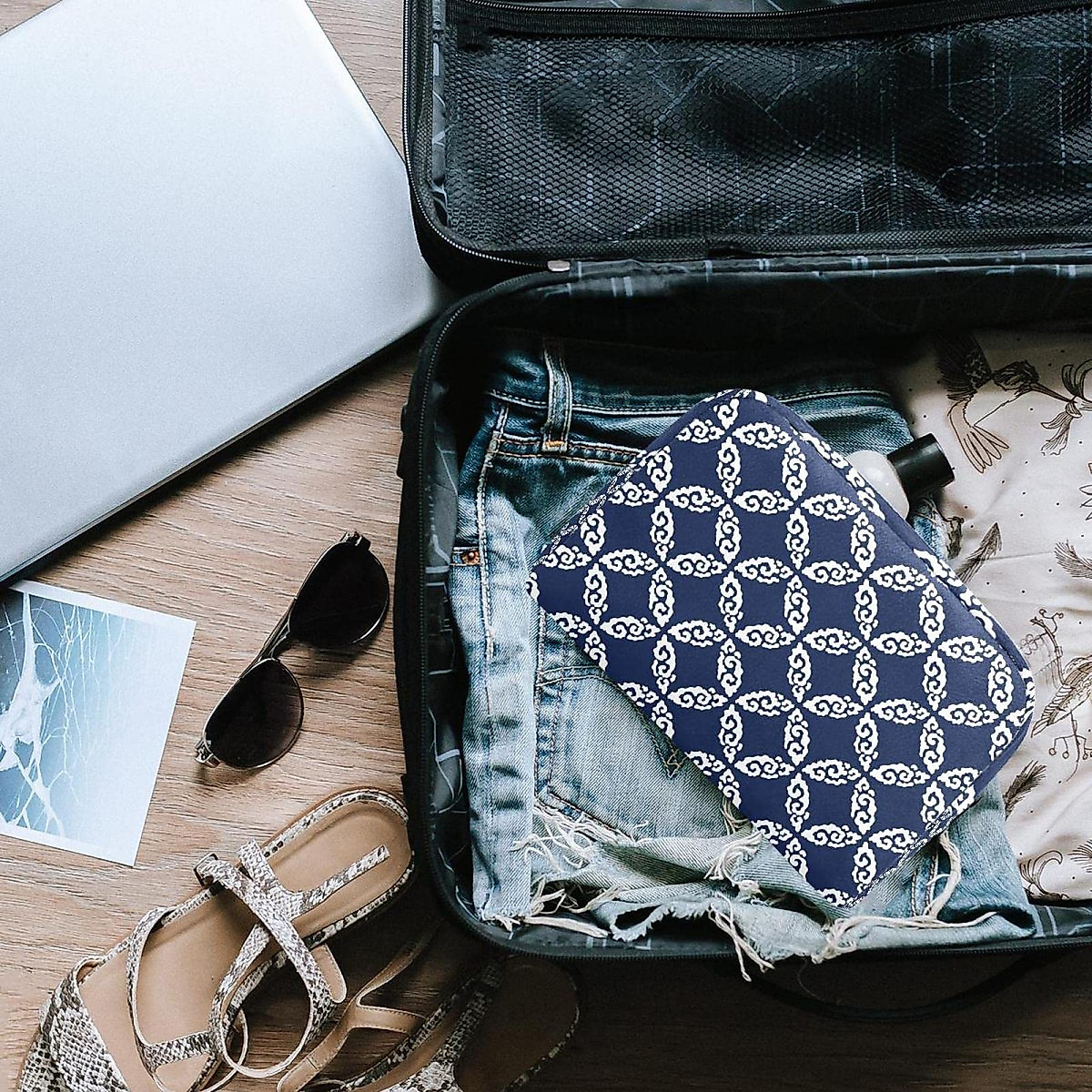 TBOUOBT Cosmetic Travel Bags, Makeup Case, Makeup Bag for Toiletries, Ethnic Navy Blue Round