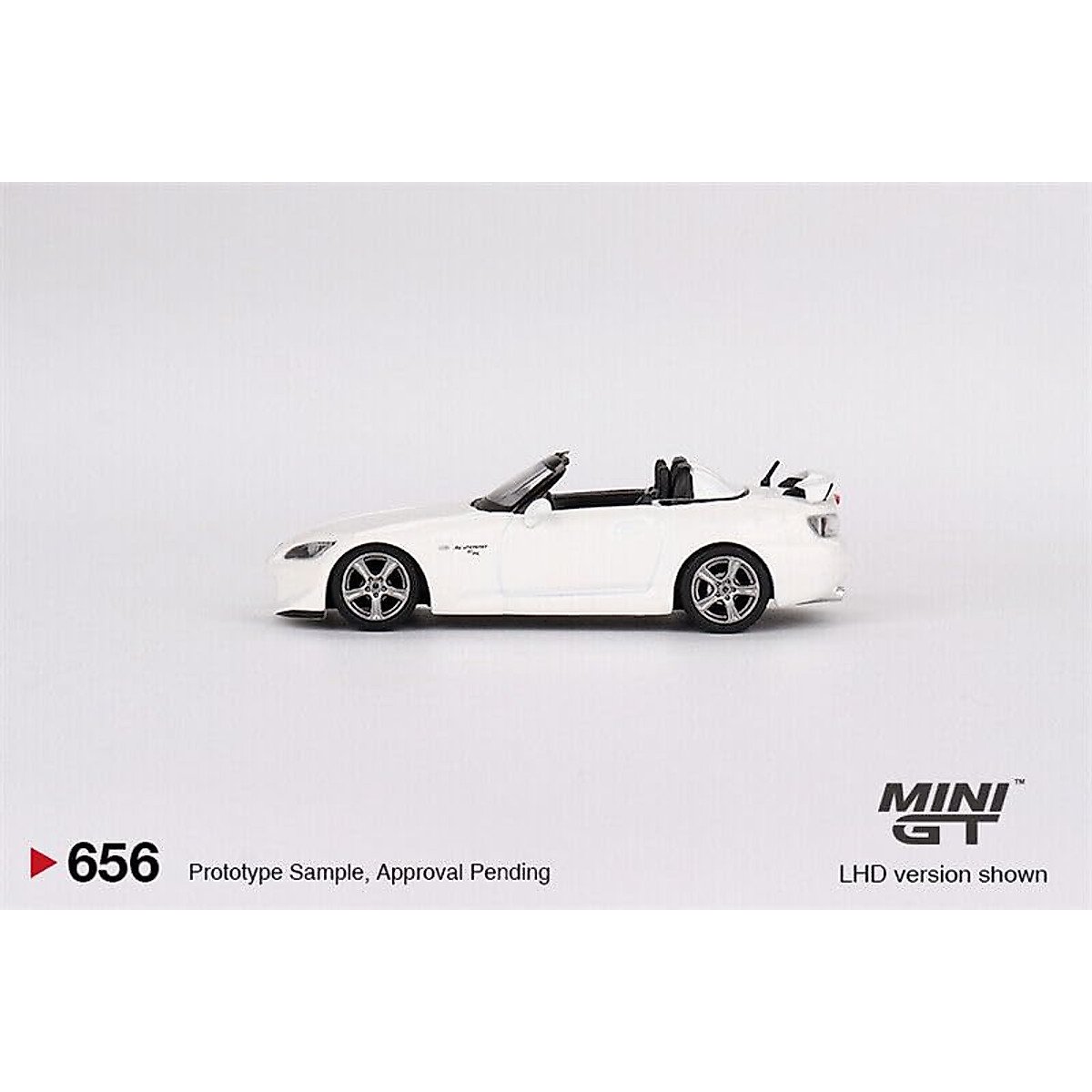 True Scale Miniatures Model Car Compatible with Honda S2000 (AP2) CR Grand Prix White 1/64 Diecast Model Car MGT00656