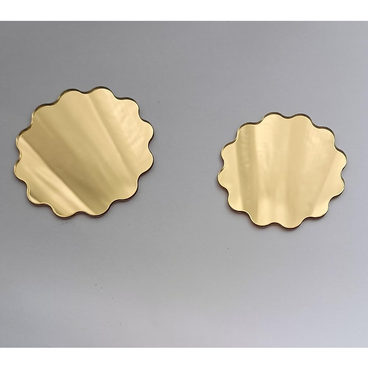 20pcs of Gold Acrylic Wedding Place Card,Mirrored Scallop Place Card,Laser Cut Wavy Circle Acrylic Seating Chart,Acrylic Place Card,Name Place Card (Gold Mirror, 3'')