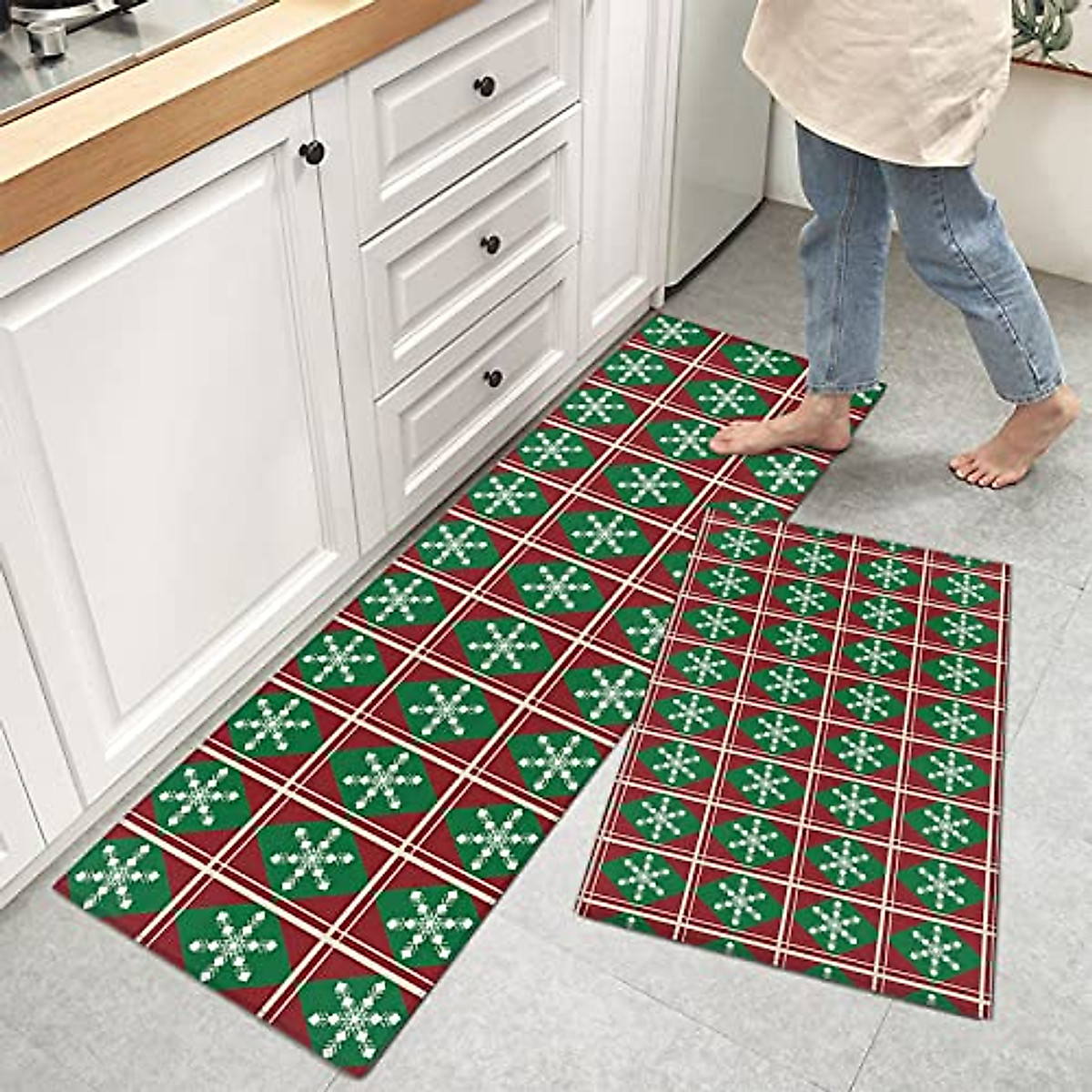 Miaklek Christmas Snowflakes Kitchen Mats for Floor Anti Fatigue Mats for Kitchen Floor Kitchen Rugs Cushioned Mats Non Slip Comfort Standing Kitchen Rugs Set of 2, Red and Green Rhombus Lattice