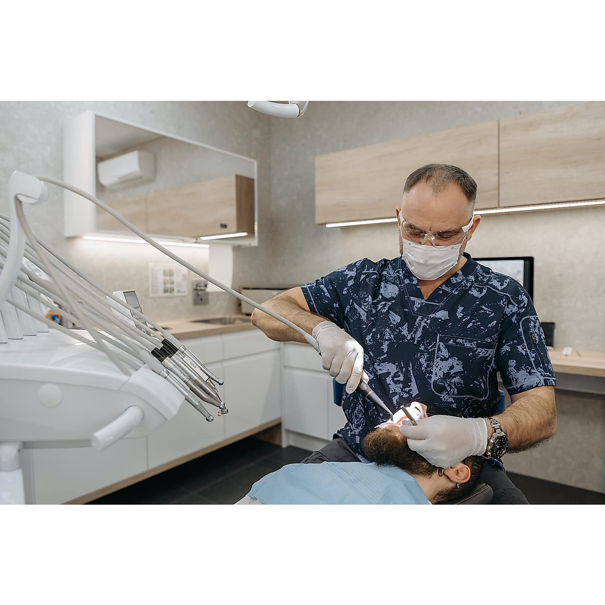 TRICARE MEDICAL Latex Exam Gloves, Disposable, Powder free, 5.5 mil, Medium duty, Natural White, Box of 100 (Large)