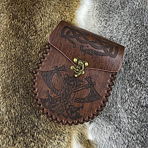 HiiFeuer Nordic Embossed Belt Bag, Retro Medieval Faux Leather Side Pack, Vintage Portable Belt Pouch For LARP Ren Faire (Axe)